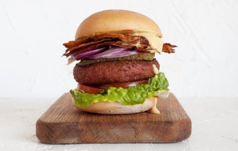 Bacon burger Beyond Meat - recept | Košík.cz
